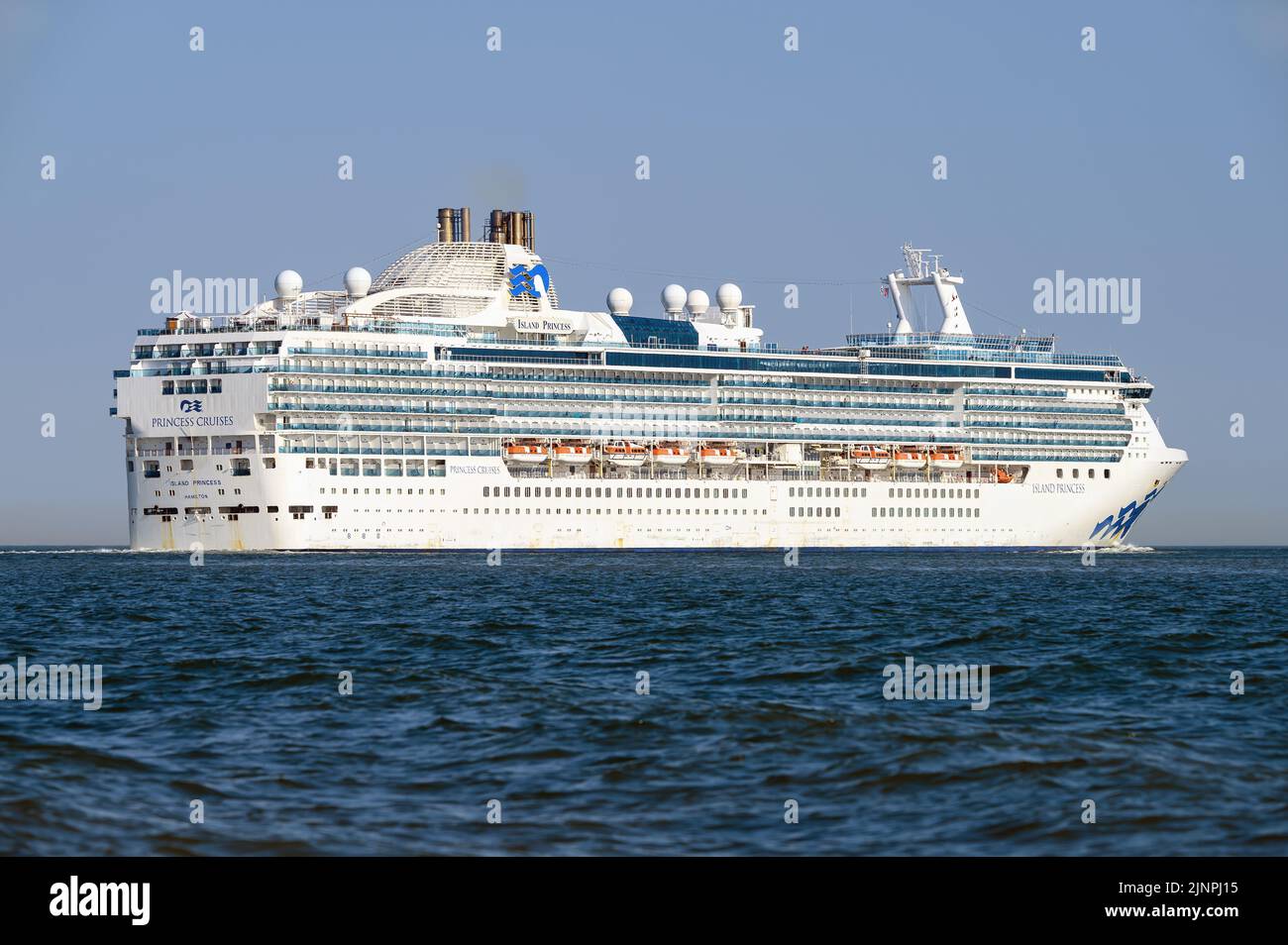 Island Princess is a Coral class cruise ship operated by Princess ...
