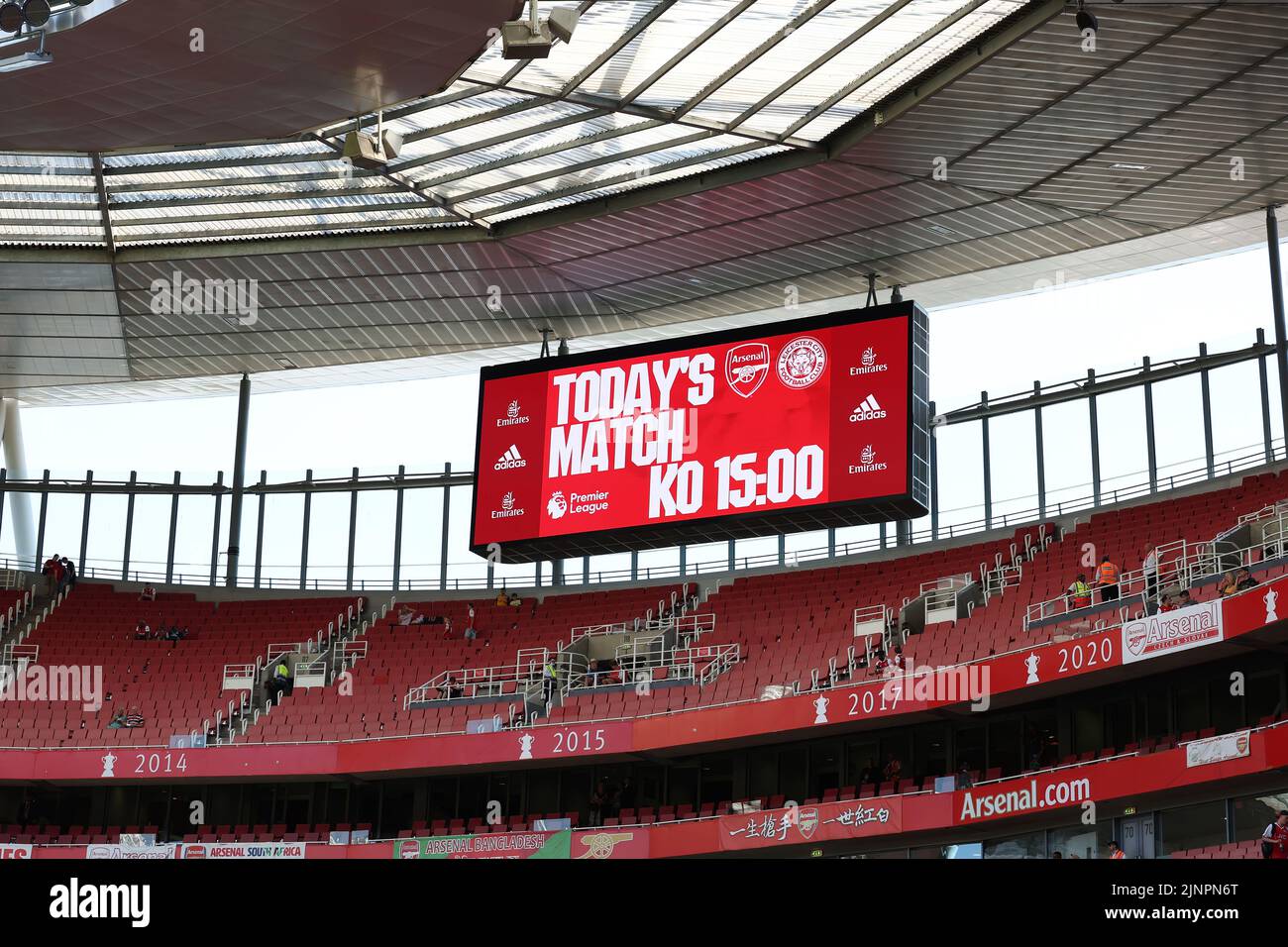 Arsenal stadium screen hi-res stock photography and images - Alamy