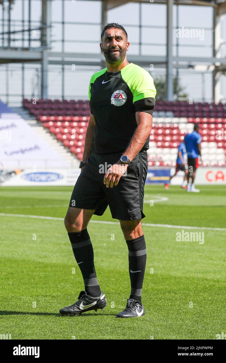 Referee sunny gill hi-res stock photography and images - Alamy