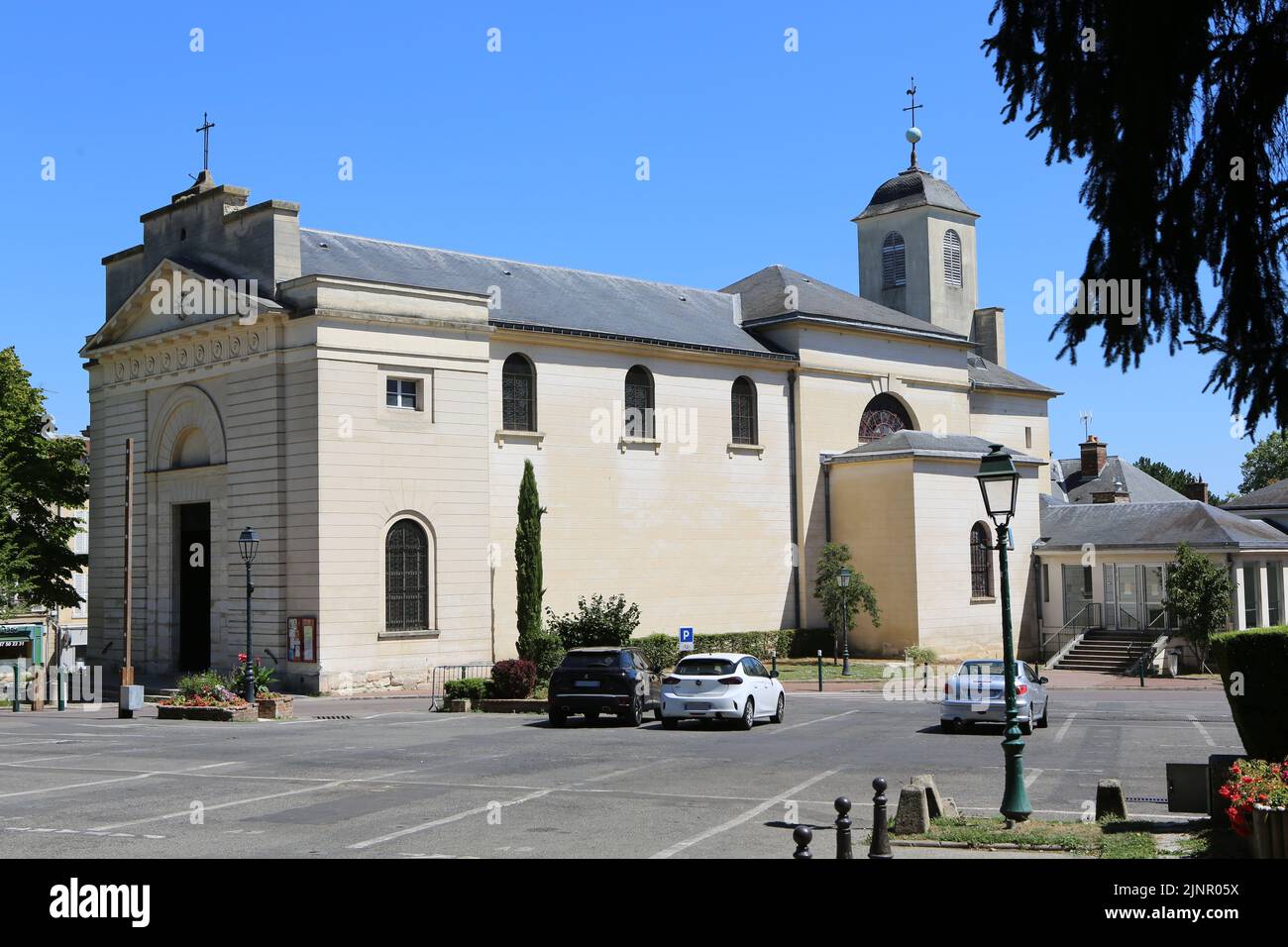 édifice religieux foi catholique hi-res stock photography and images ...