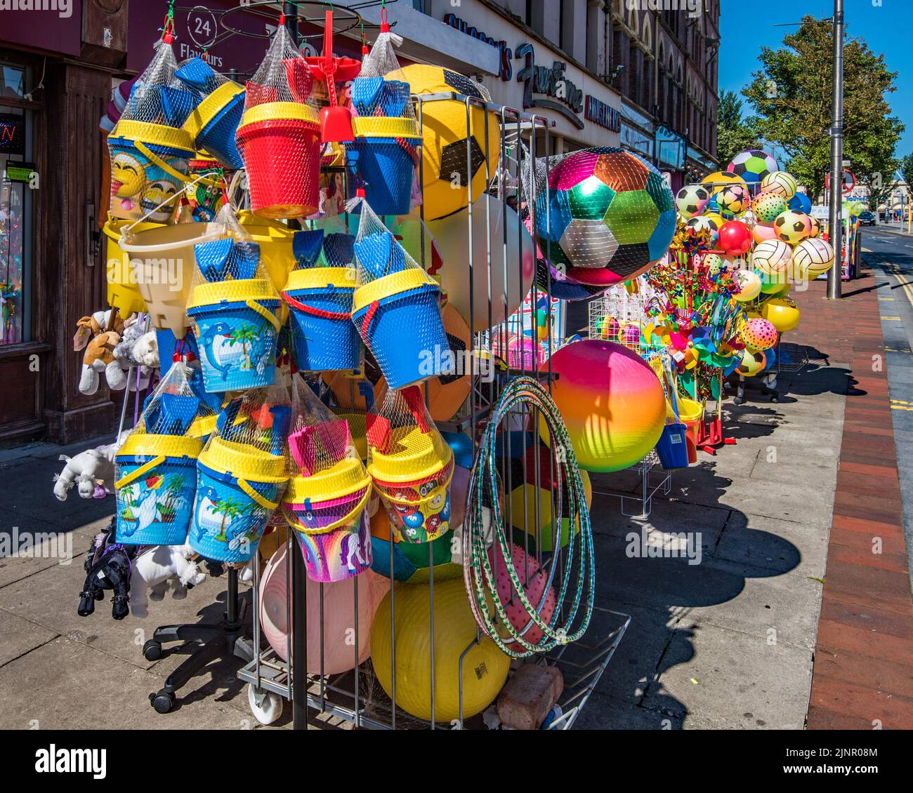 Sales on a pavement southport hi-res stock photography and images - Alamy