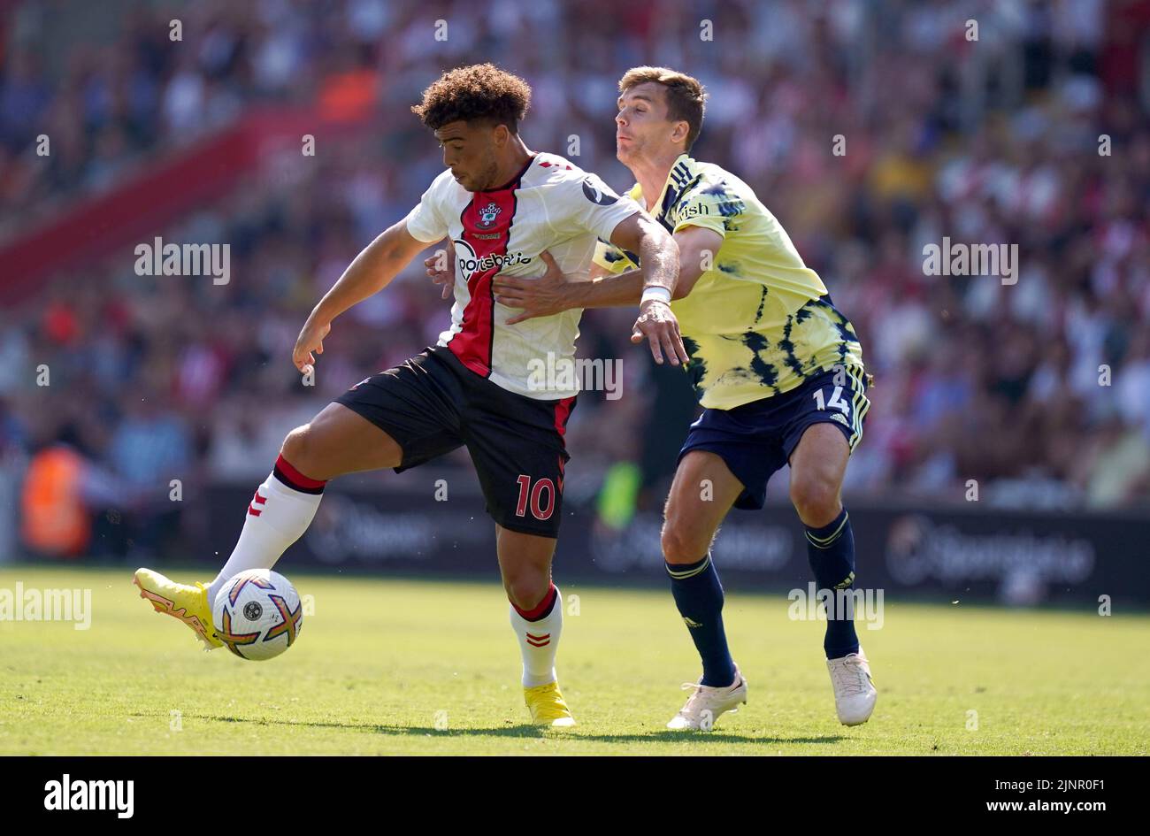 Che adams southampton 2022 hi-res stock photography and images - Alamy