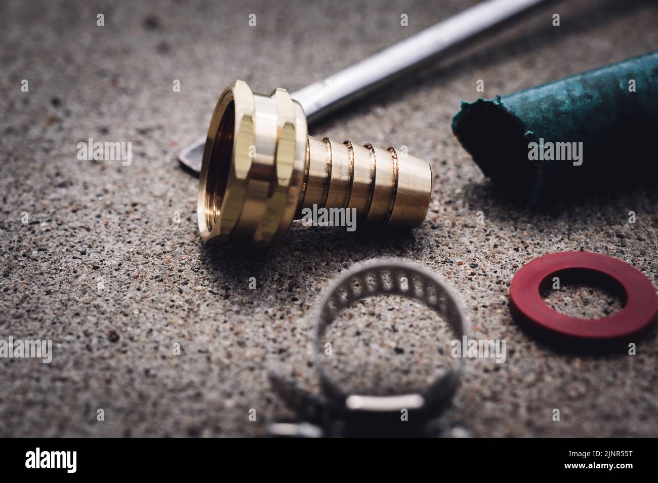 new garden hose replacement connection and pipe mender to tighten and ...