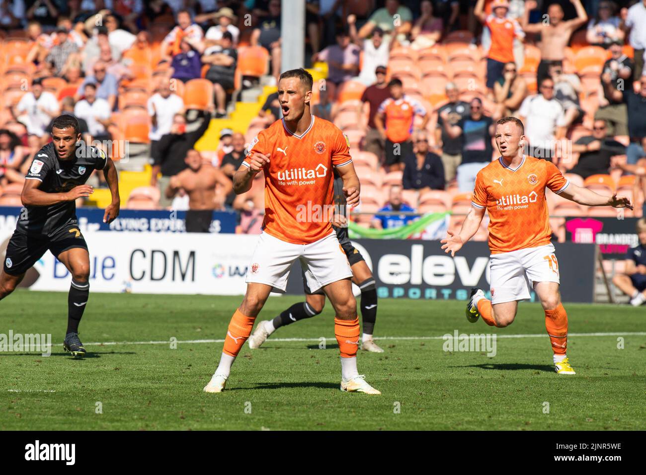 Jerry Yates #9 of Blackpool reacts to his penalty miss Stock Photo - Alamy