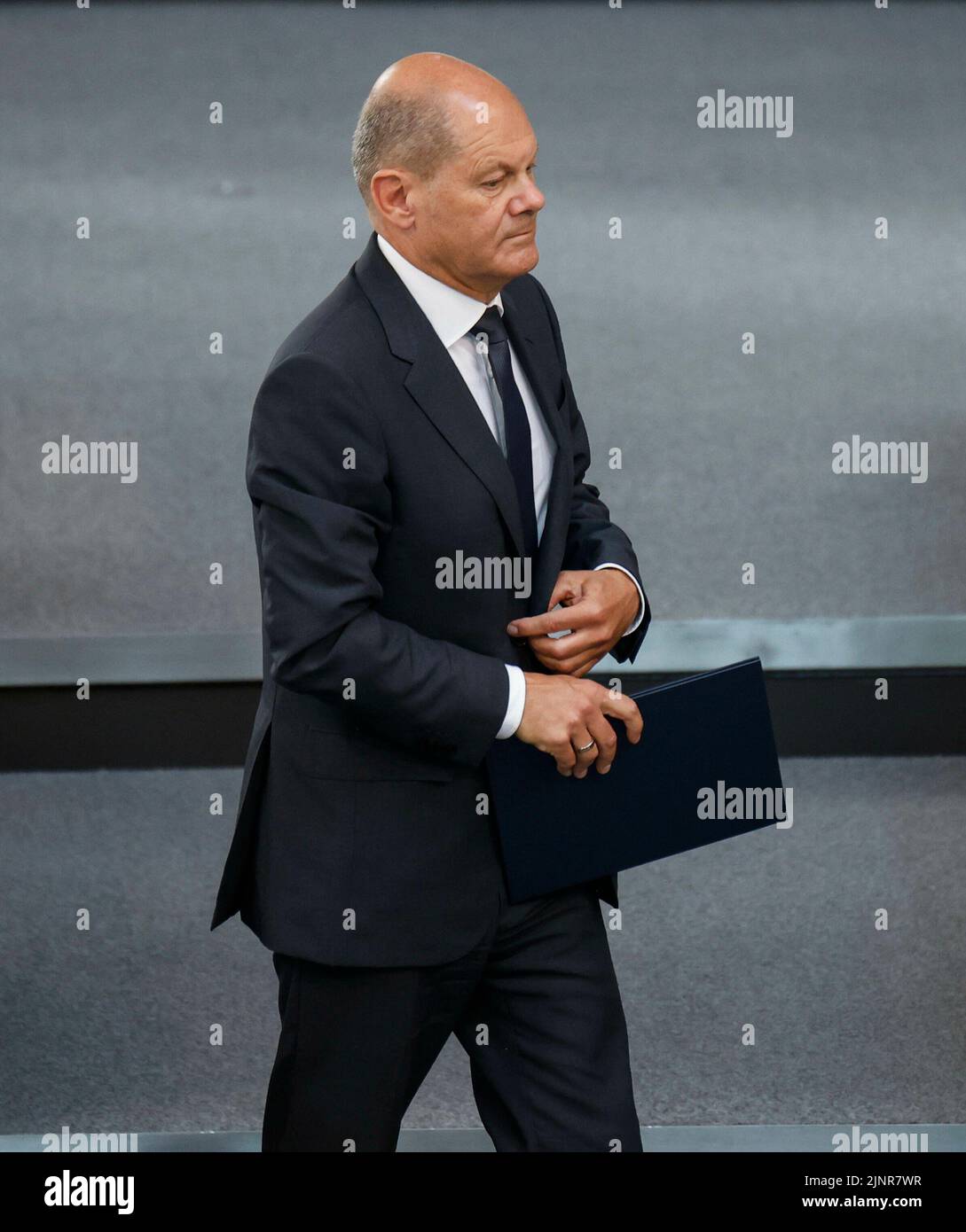 Government declaration by Olaf Scholz (SPD), Federal Chancellor, in the ...