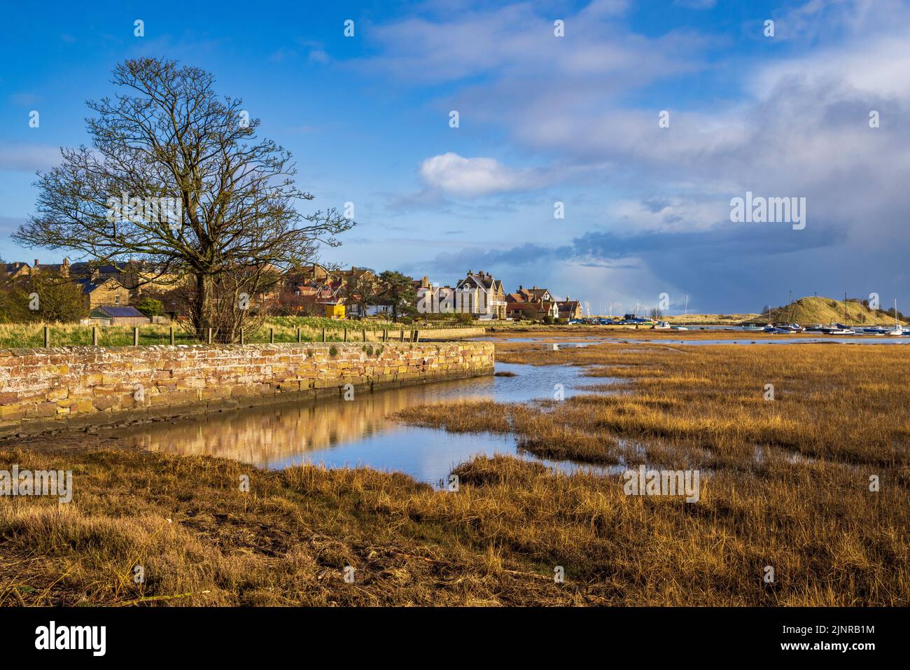 Alnmouth estuary on the Northumberland Coast Path in the winter ...