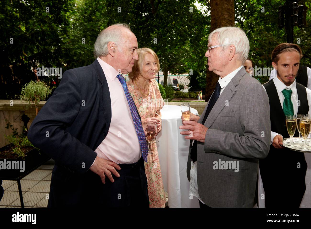 Queen sir michael howard hi-res stock photography and images - Alamy