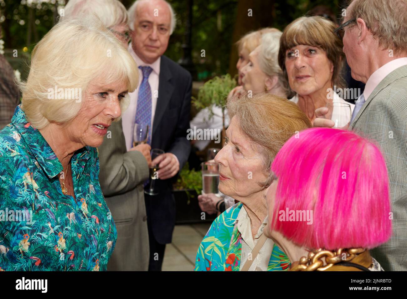 Duchess cornwall zandra rhodes hi-res stock photography and images - Alamy