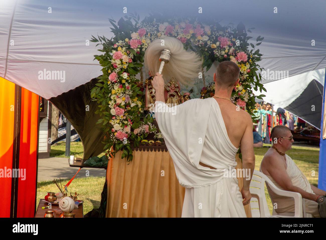 Moscow, Russia. 13th of August, 2022. Сlergy care about an image of ...