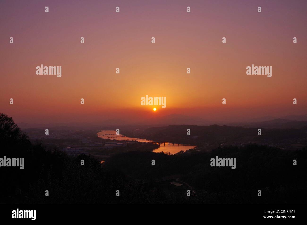 Sunset while hiking hi-res stock photography and images - Alamy