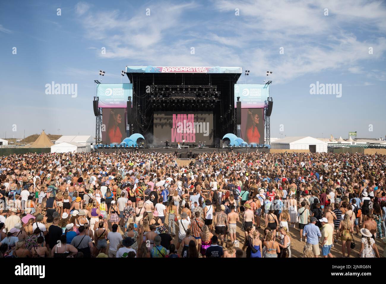 Newquay, Cornwall, UK. 13th August, 2022. Mimi Webb performing on main ...