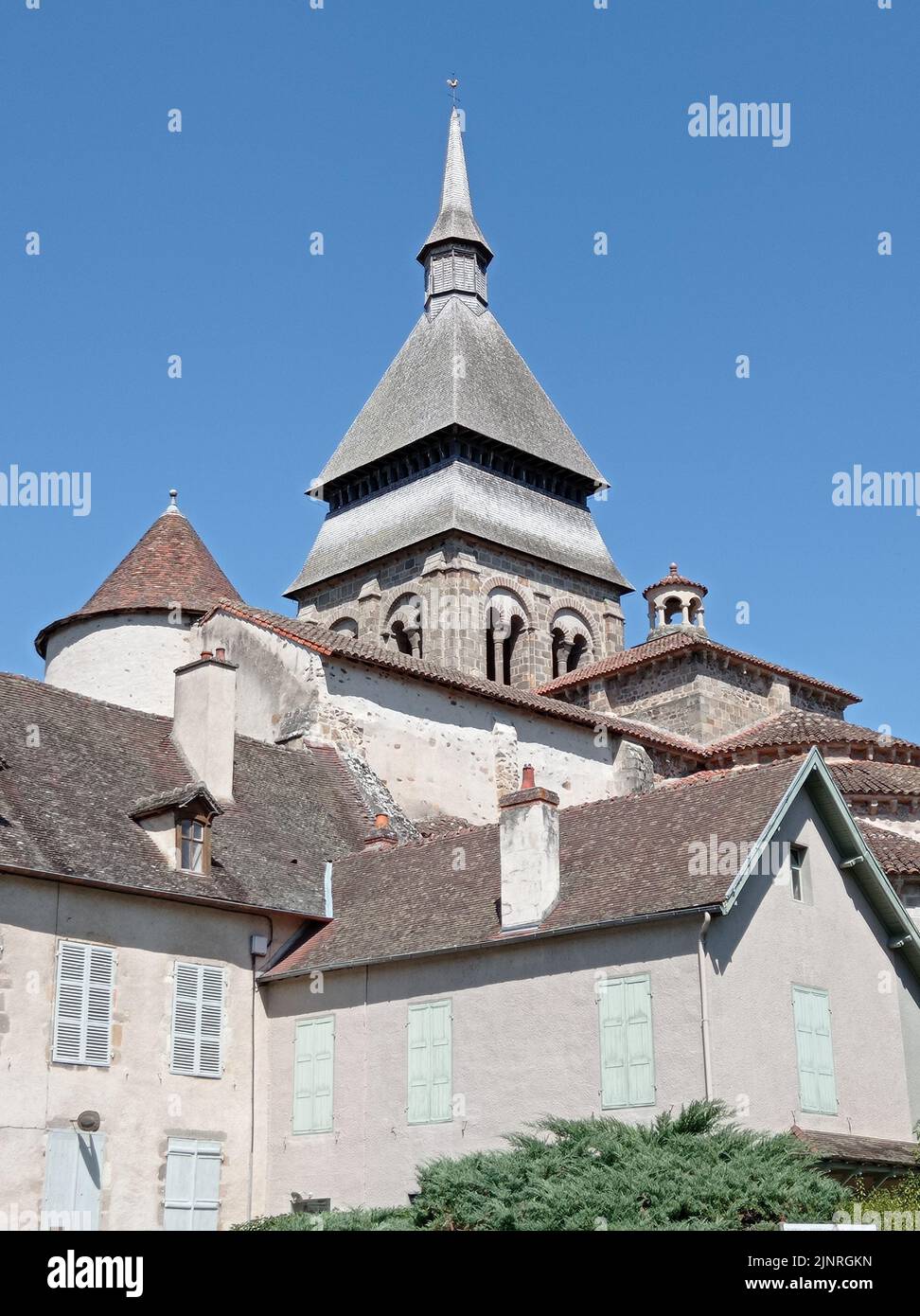 Abbatiale Sainte Valérie à Chambon sur Voueize, XI e siècle, la Creuse ...