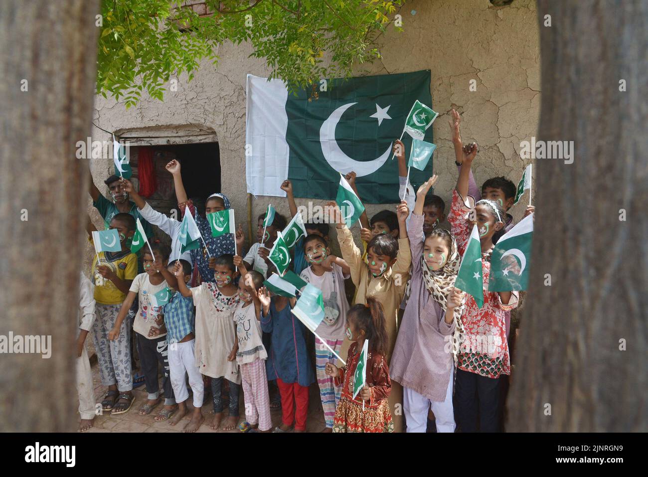 Pakistani bricks kiln labour's children and workers of United Social ...