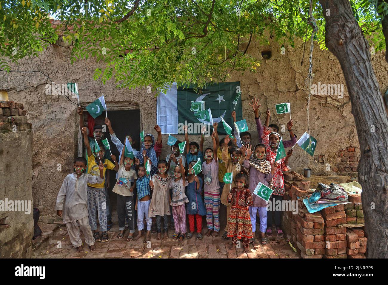 Pakistani bricks kiln labour's children and workers of United Social ...