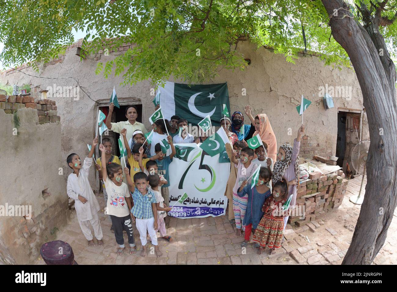 Pakistani bricks kiln labour's children and workers of United Social ...
