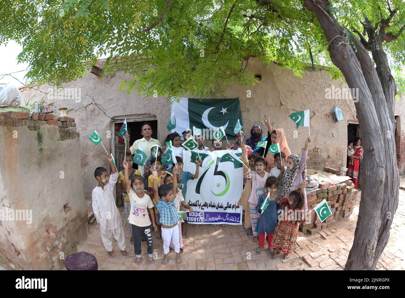 Pakistani bricks kiln labour's children and workers of United Social ...