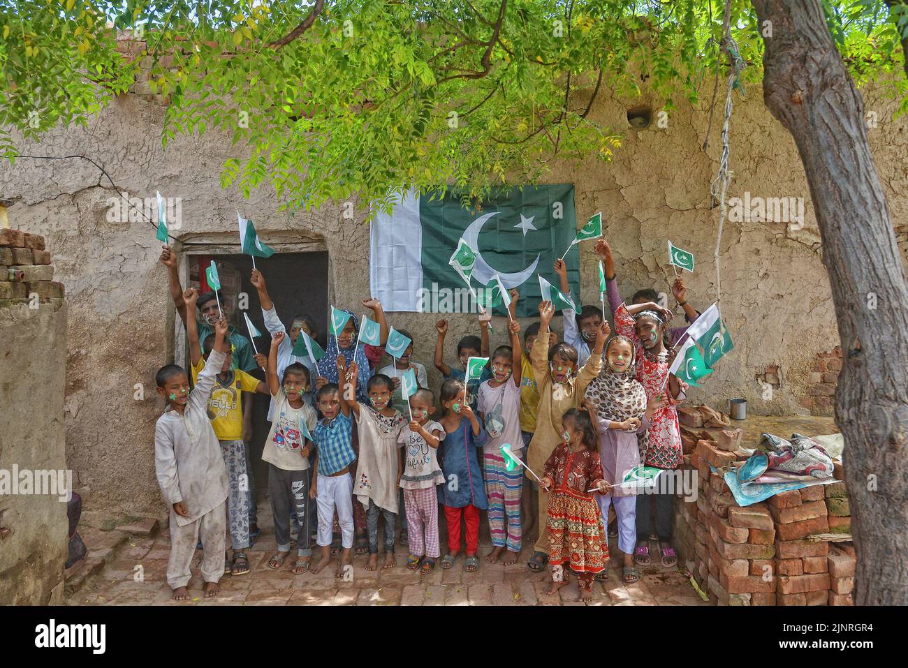 Pakistani bricks kiln labour's children and workers of United Social ...