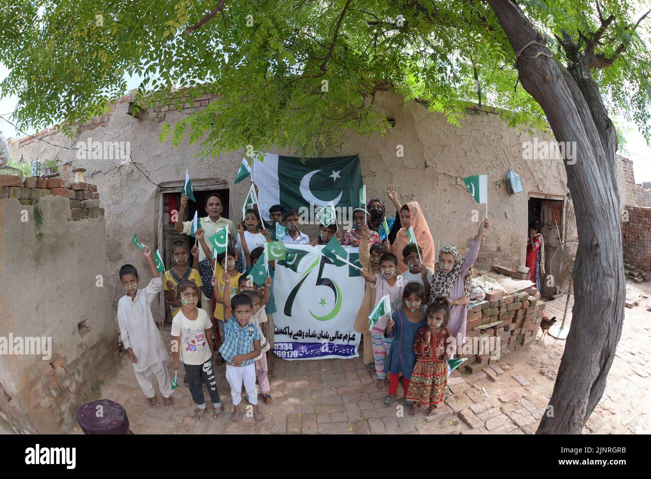 Pakistani bricks kiln labour's children and workers of United Social ...