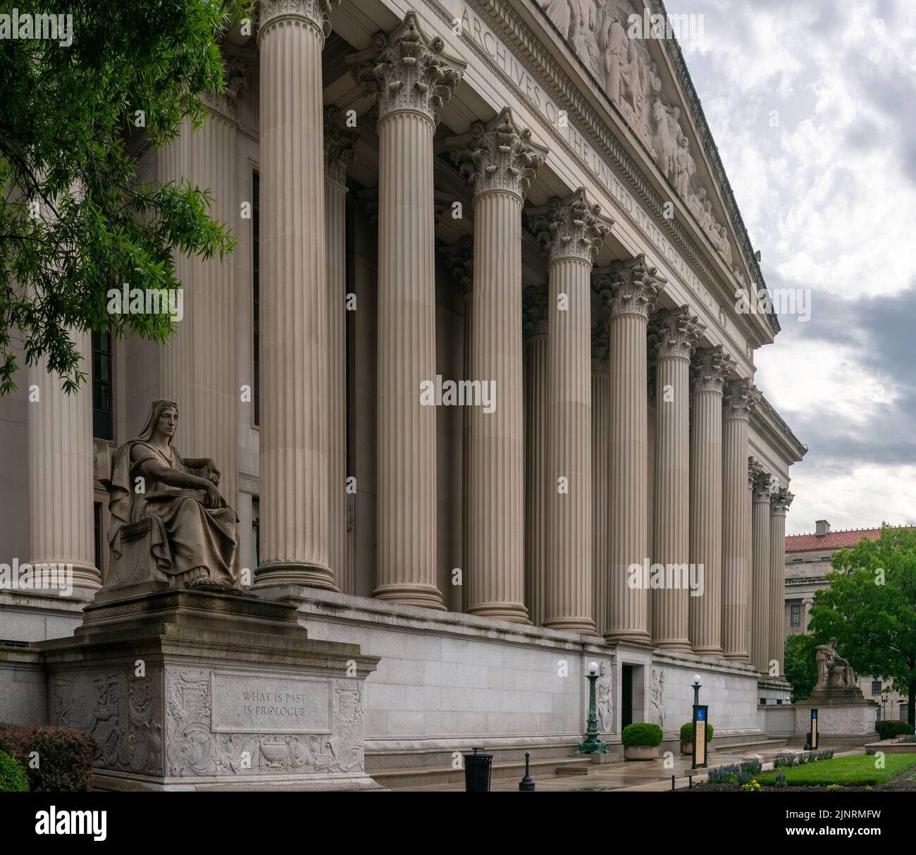 Washington DC, USA - June 2, 2022: View of the Statue and Front ...