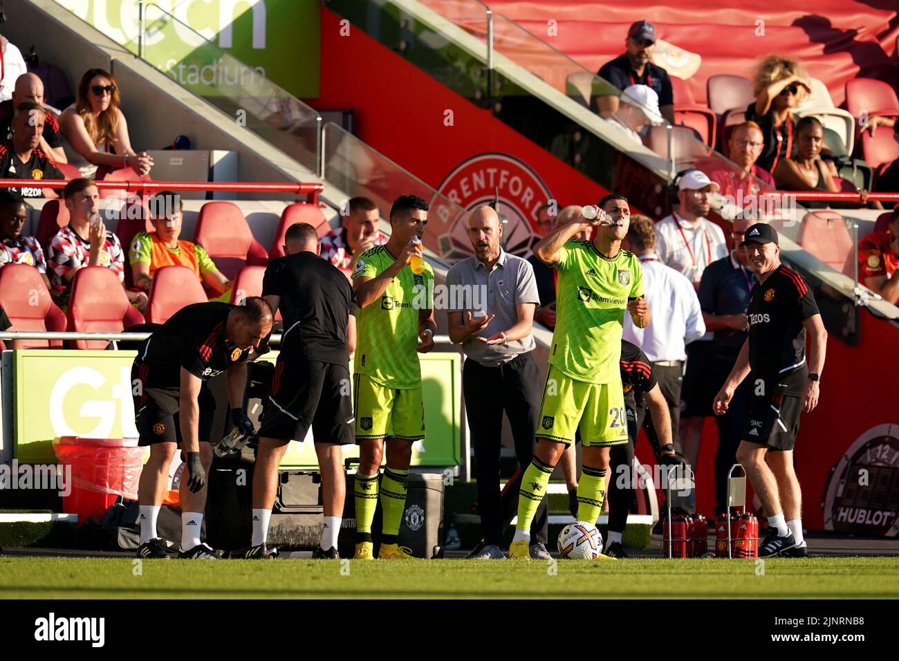 Manchester United players take a drinks break during the Premier League ...