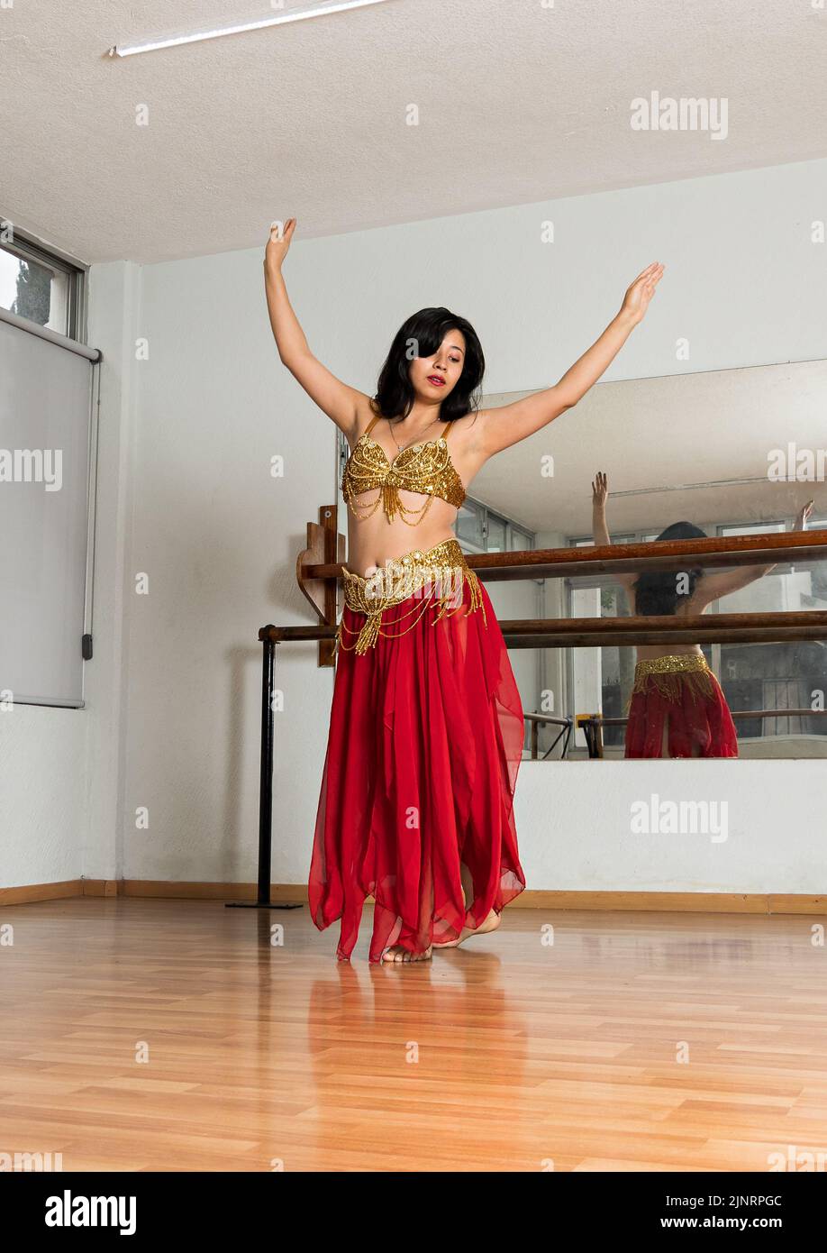 Bellydance costume hi-res stock photography and images - Alamy