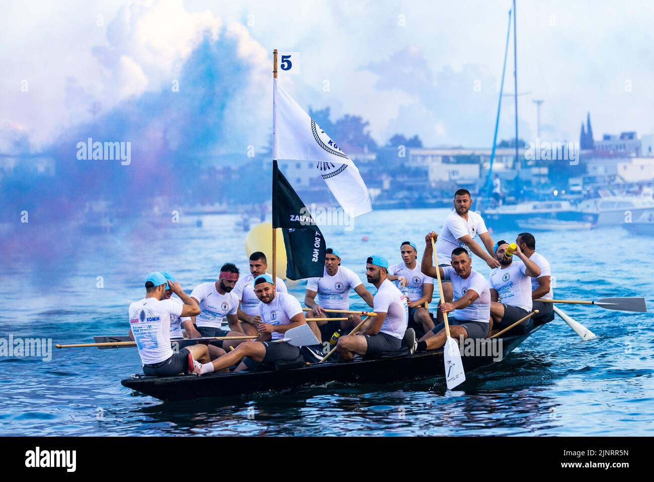 Ten rowers hi-res stock photography and images - Alamy