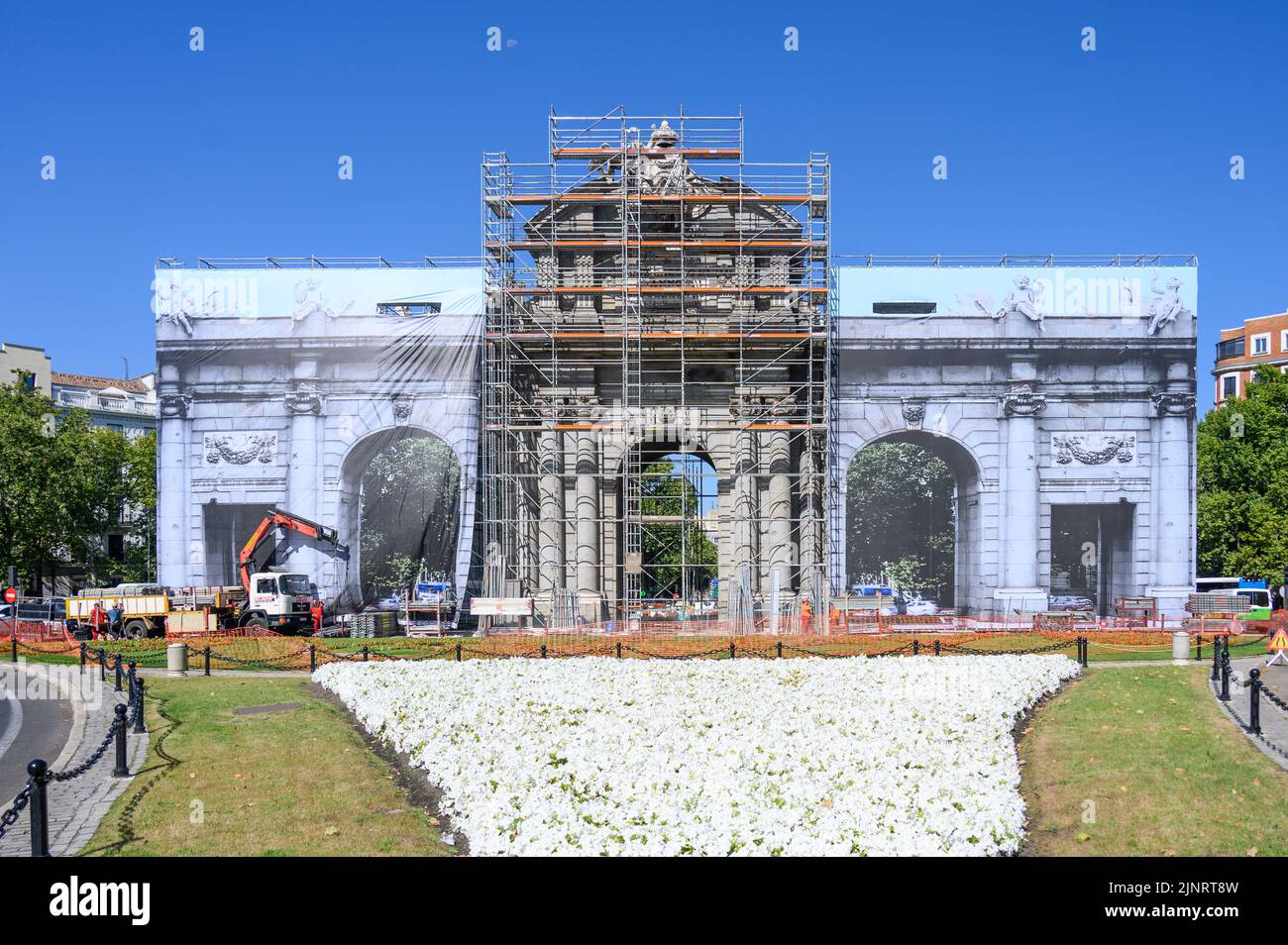 Door of Alcala (Puerta de Alcalá) is under revitalization or repairs ...