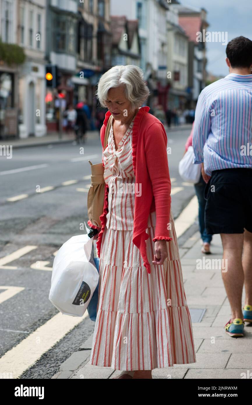 Woman waiting for Bus, Oxford Stock Photo - Alamy