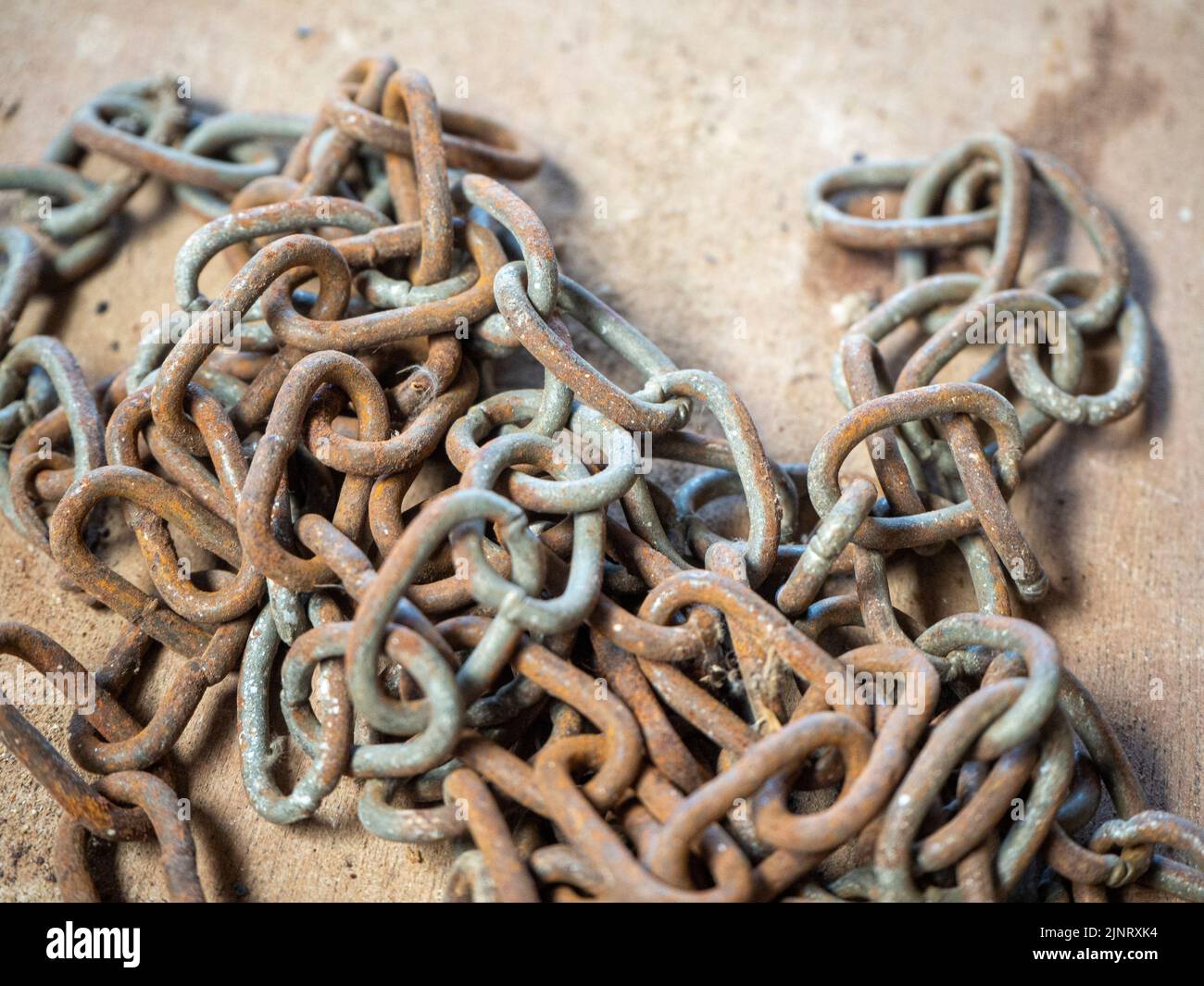 Rusted chains hi-res stock photography and images - Alamy