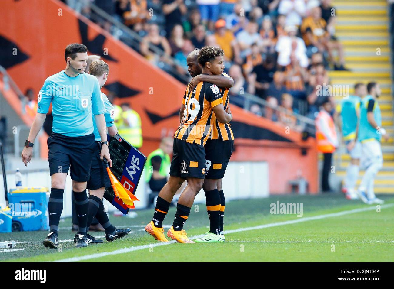 îscar Estupi–‡n #19 of Hull City comes off for Vaughn Covil #49 of Hull ...