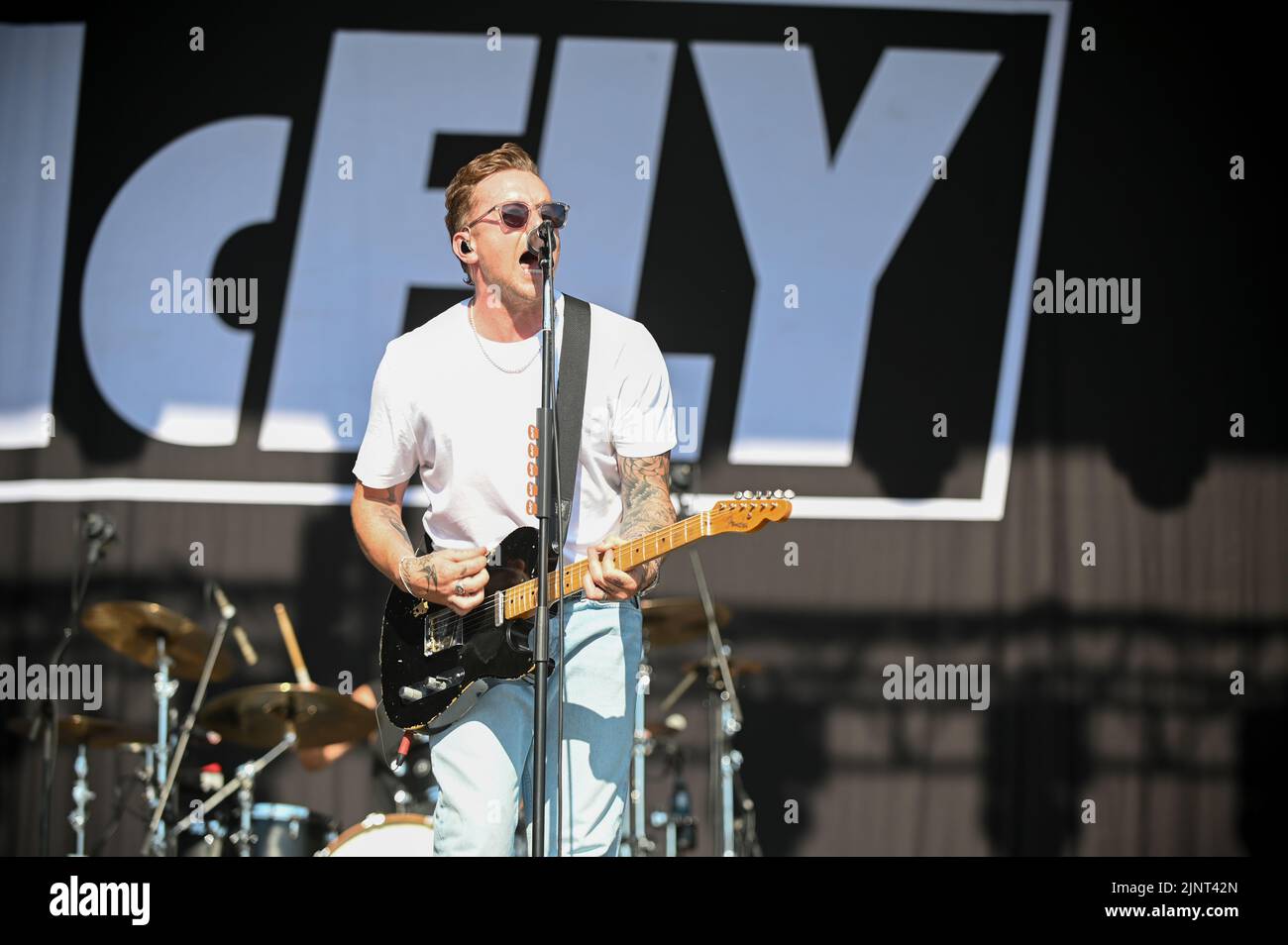 Marty mcfly guitar hi-res stock photography and images - Alamy