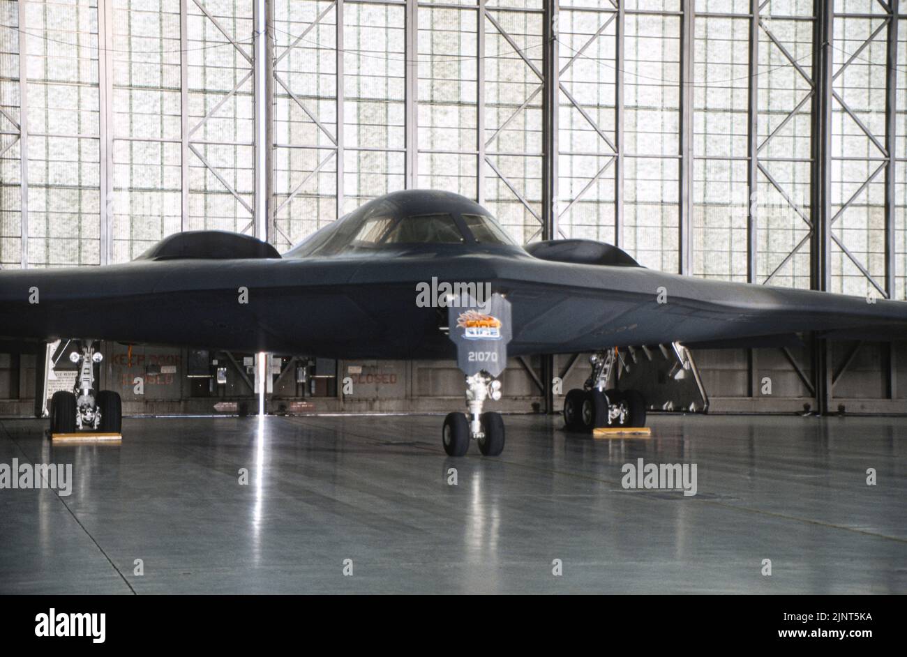 B2 stealth bomber hi-res stock photography and images - Alamy