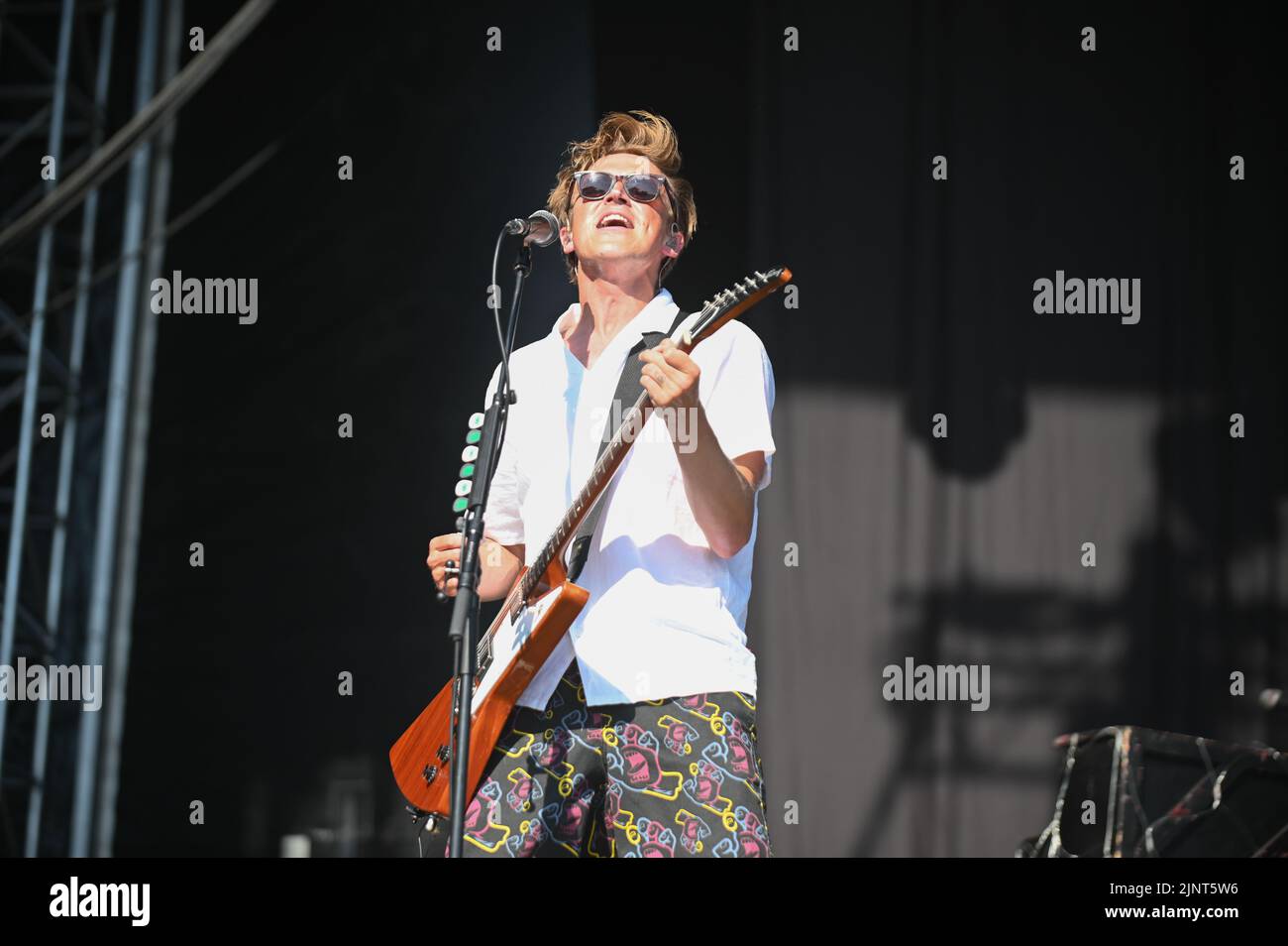 Marty mcfly guitar hi-res stock photography and images - Alamy