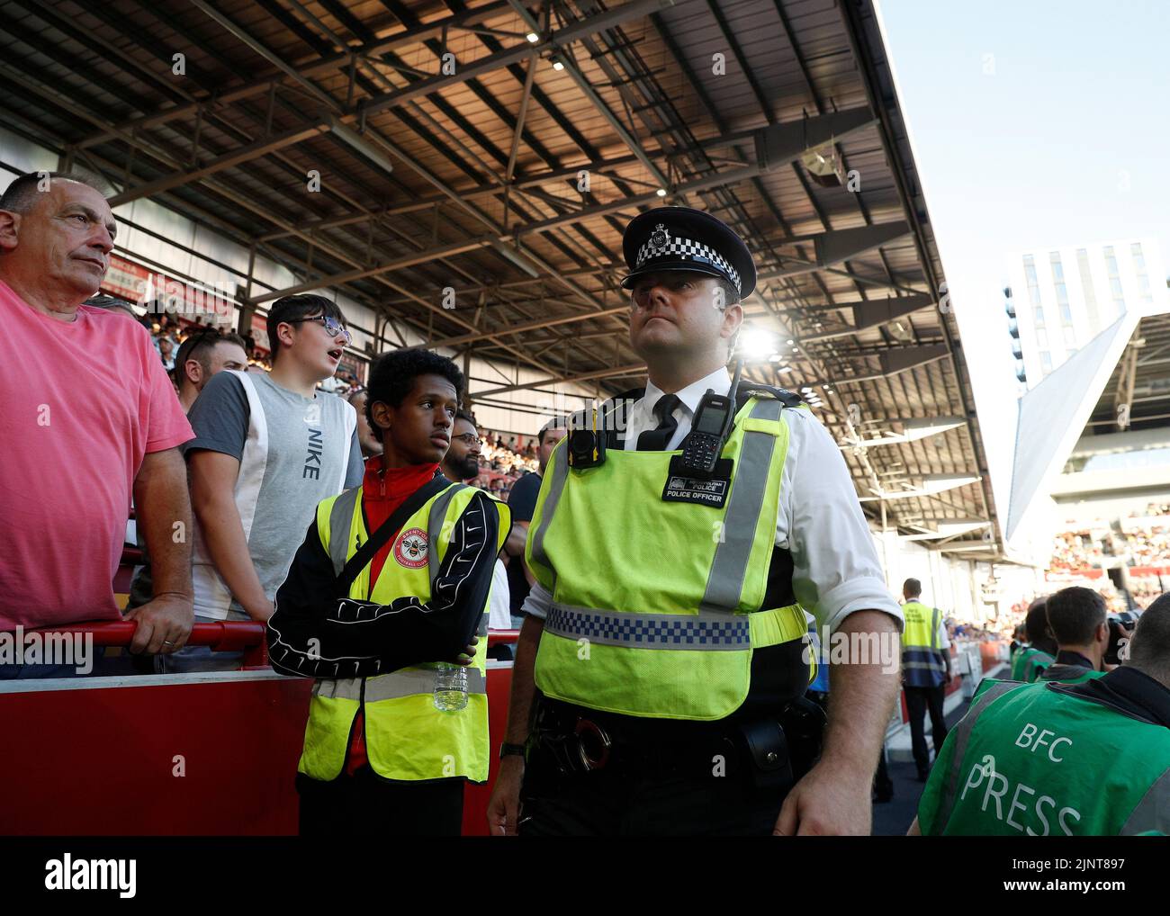 Football fans police 2022 hi-res stock photography and images - Alamy