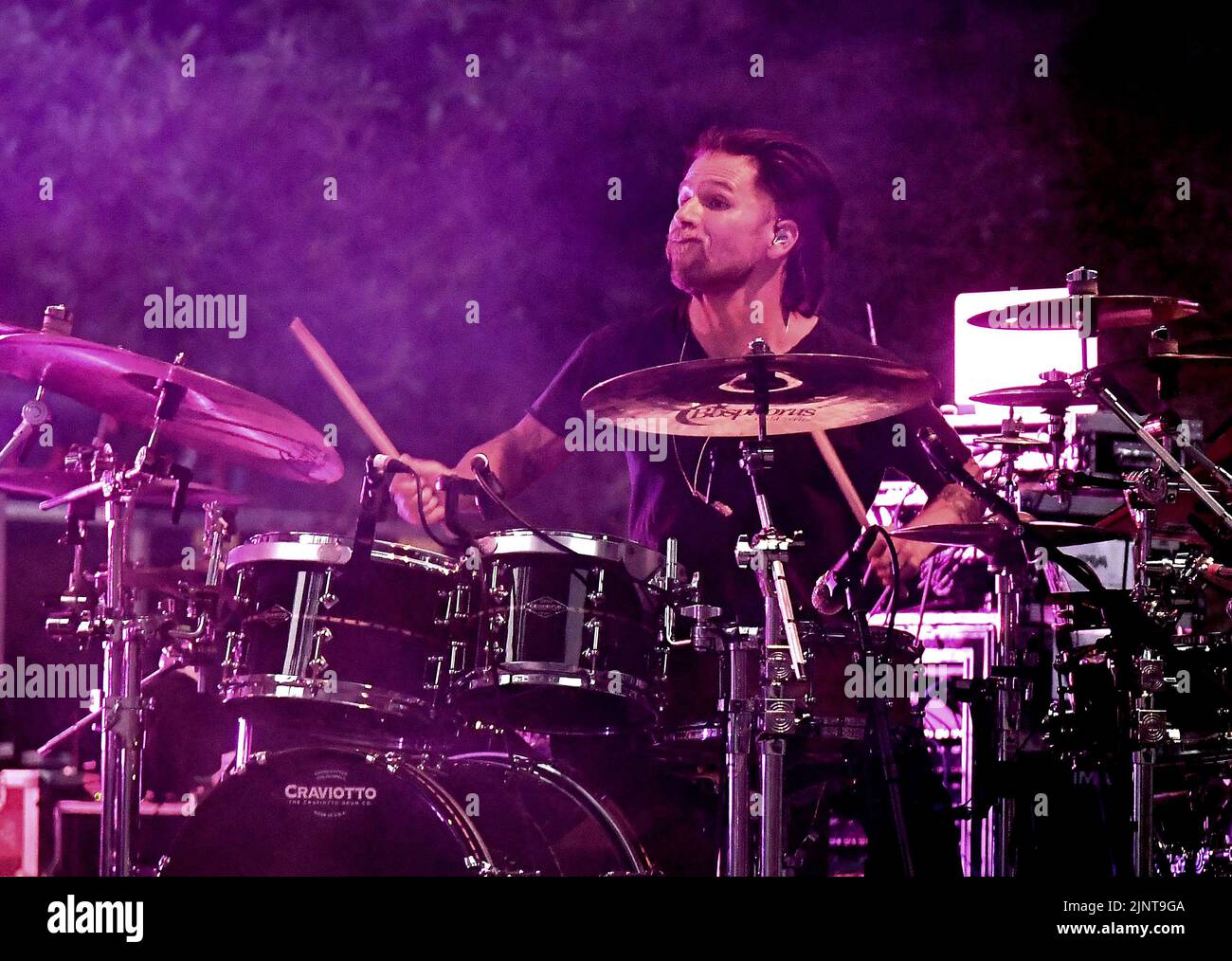 STS9, Sound Tribe Sector Nine - Zach Velmer performs at the Quarry ...