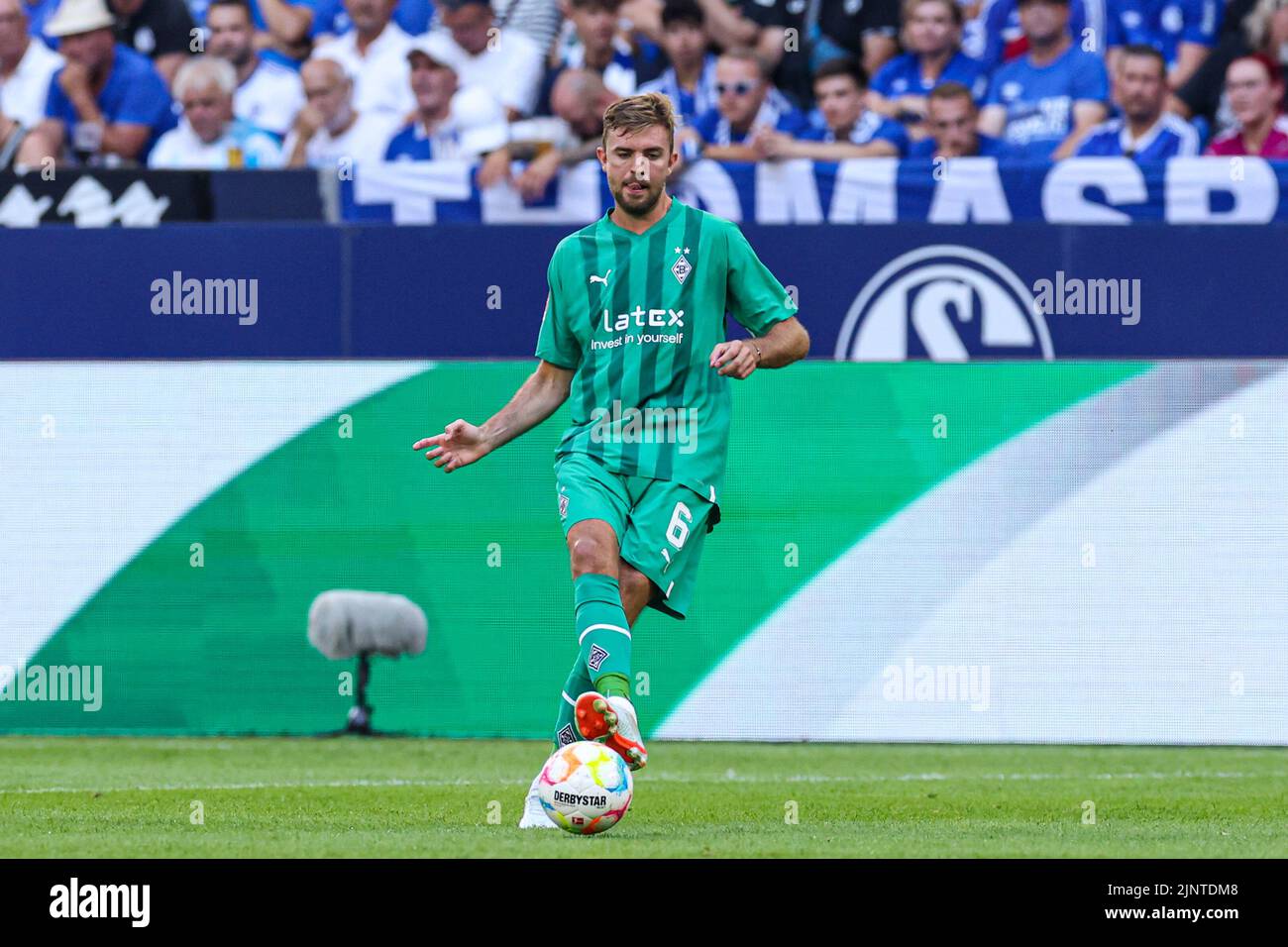 GELSENKIRCHEN, GERMANY - AUGUST 13: Christoph Kramer of Borussia ...