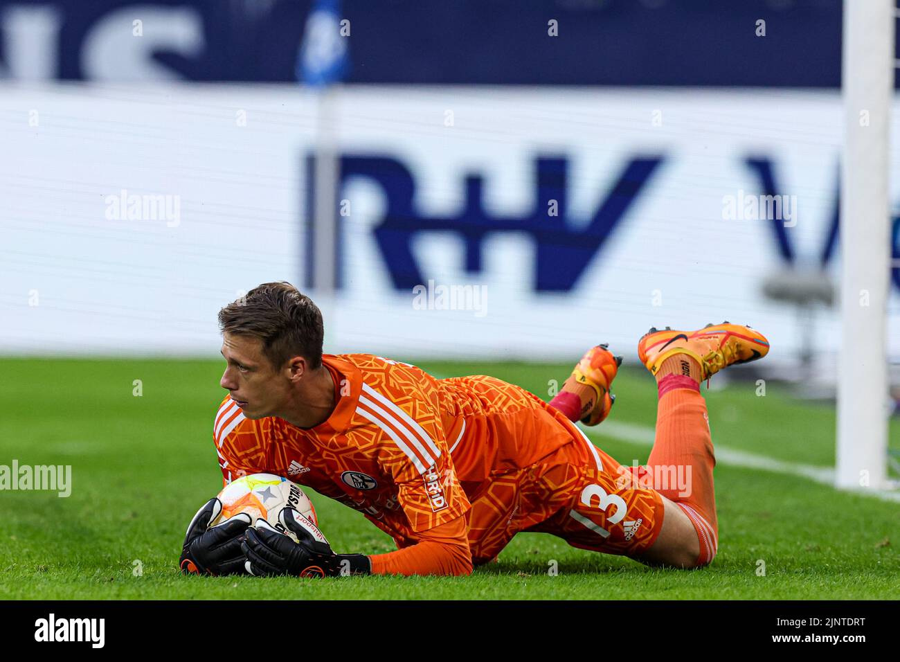 GELSENKIRCHEN, GERMANY - AUGUST 13: goalkeeper Alexander Schwolow of ...