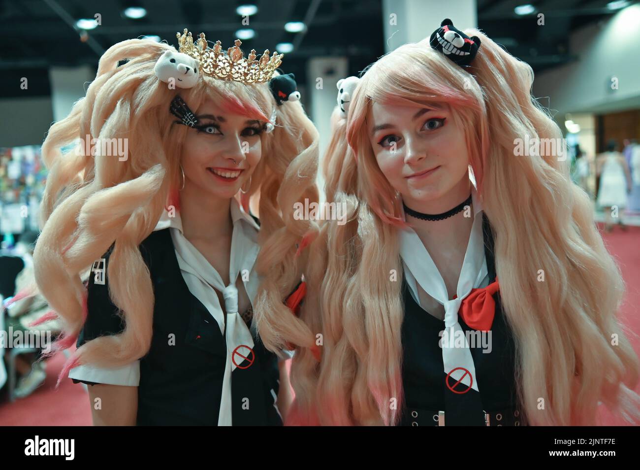 Hundreds of stands and live performances, participants dressed as Anime ...