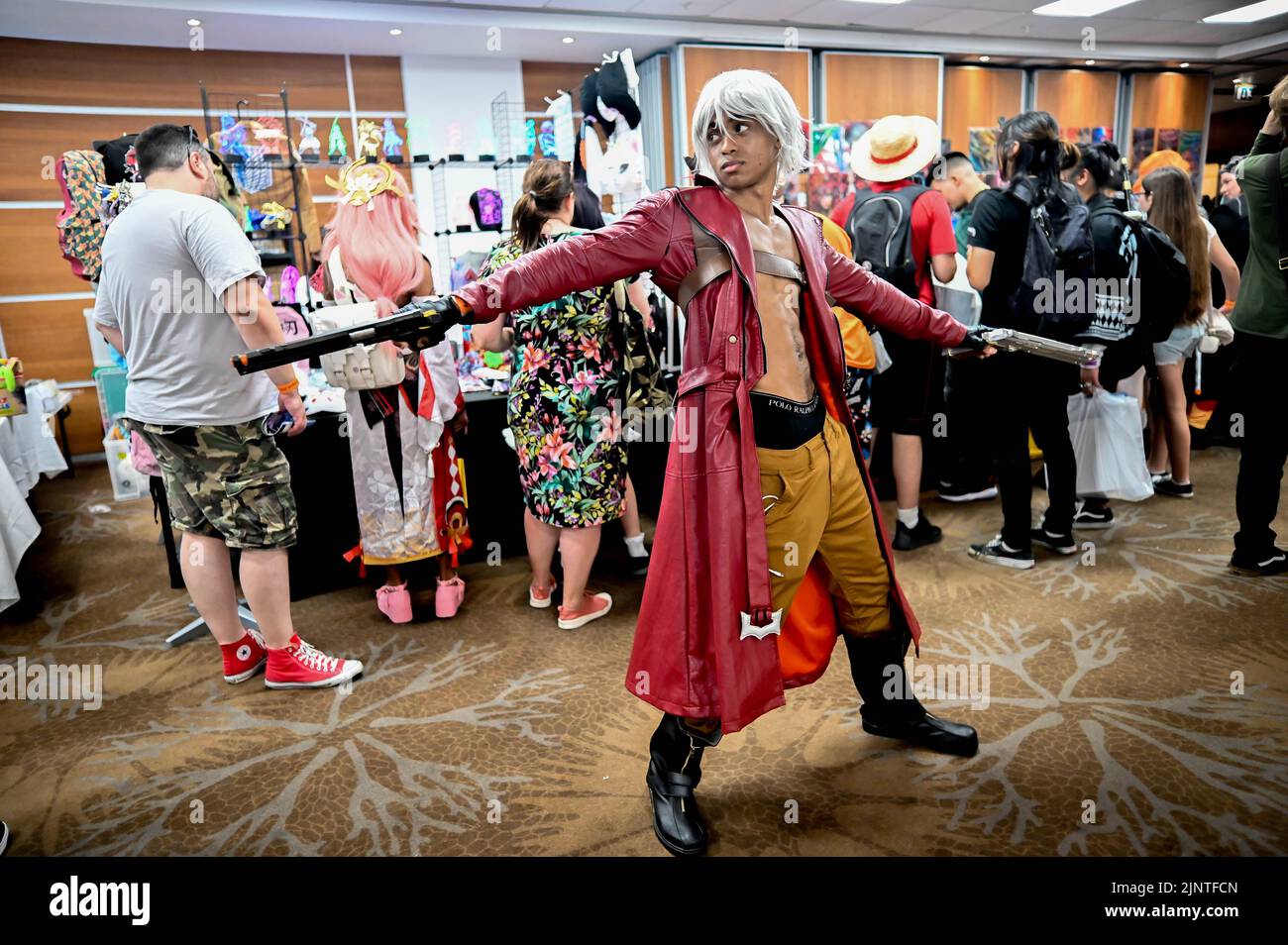 Hundreds of stands and live performances, participants dressed as Anime ...