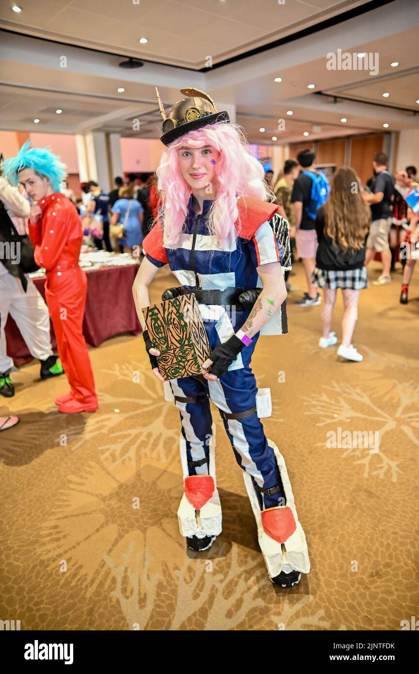 Hundreds of stands and live performances, participants dressed as Anime ...
