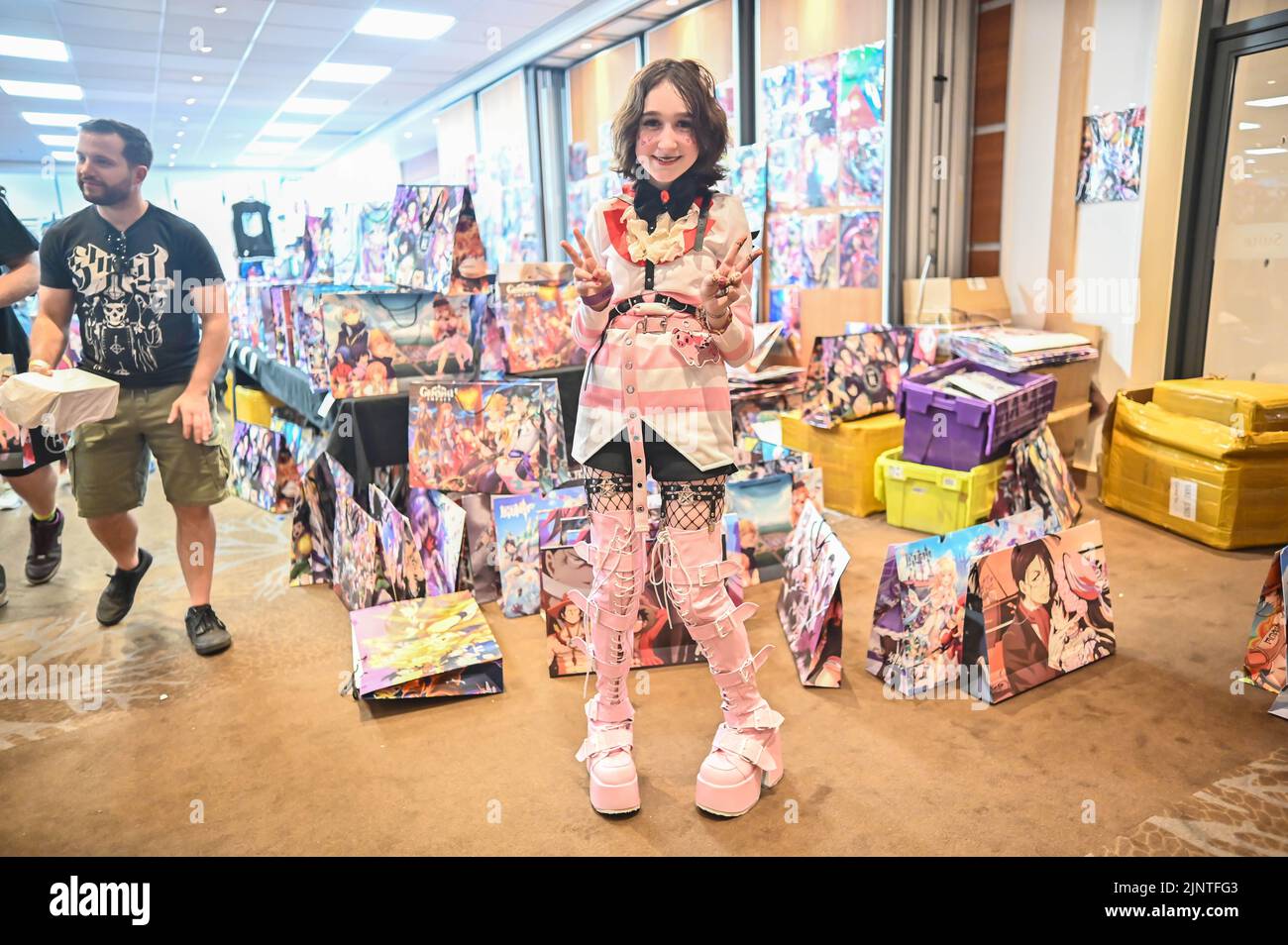 Hundreds of stands and live performances, participants dressed as Anime ...