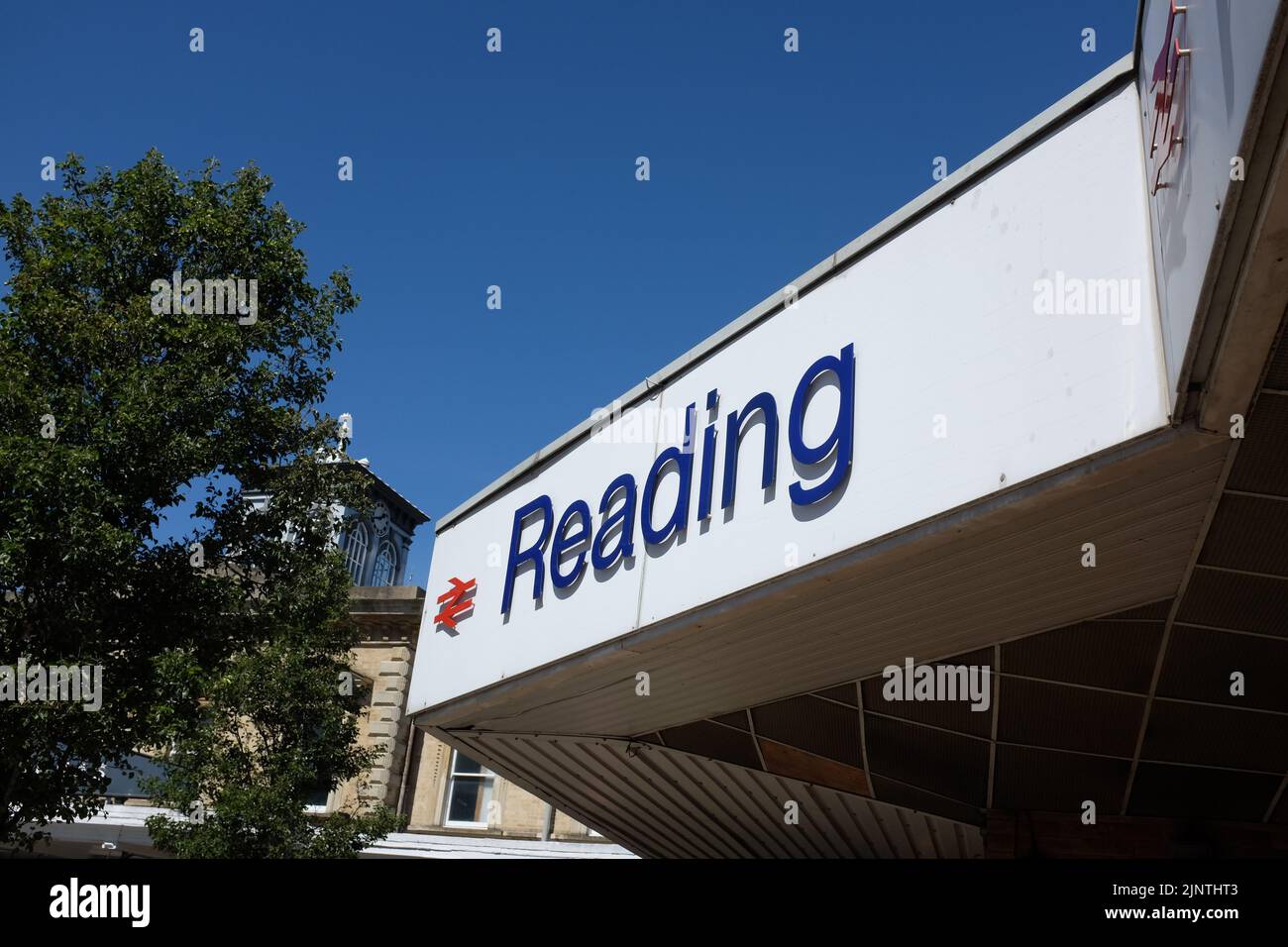 Reading train station in Berkshire, England Stock Photo - Alamy