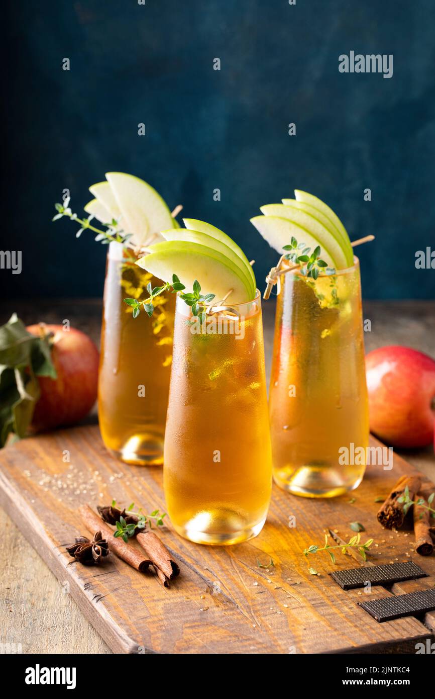 Apple cider mimosa for fall brunch, autumn cocktail idea Stock Photo ...