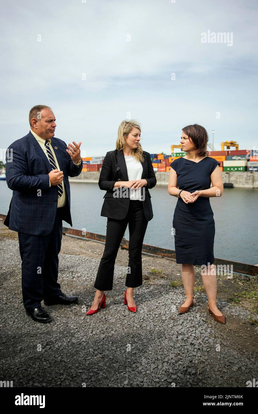 (RL) Annalena Baerbock, Secretary of State, and Melanie Joly, Secretary ...