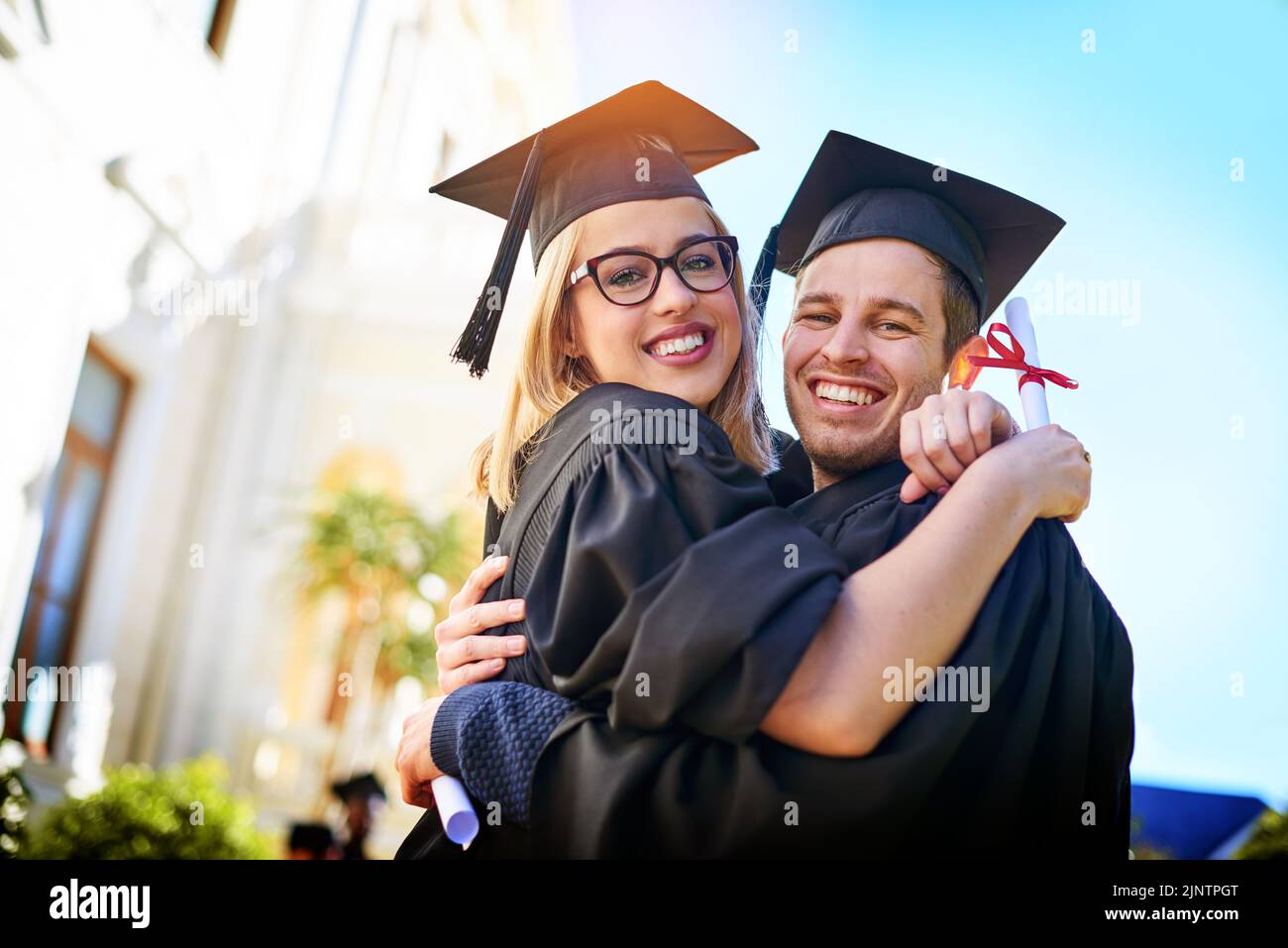 Couple graduating hi-res stock photography and images - Alamy