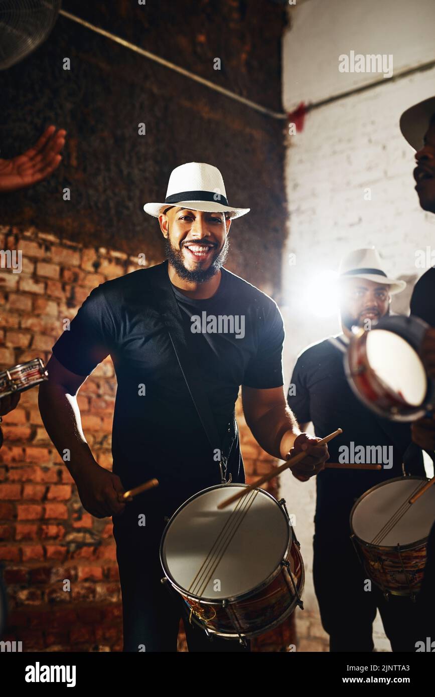 Rio de janeiro carnival drums hi-res stock photography and images - Alamy