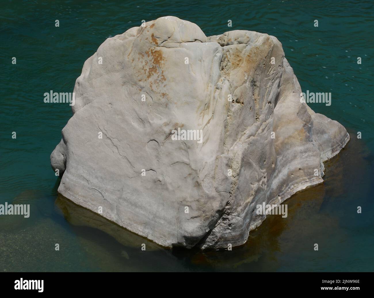 Ram ganga river in jim corbett national park hi-res stock photography ...
