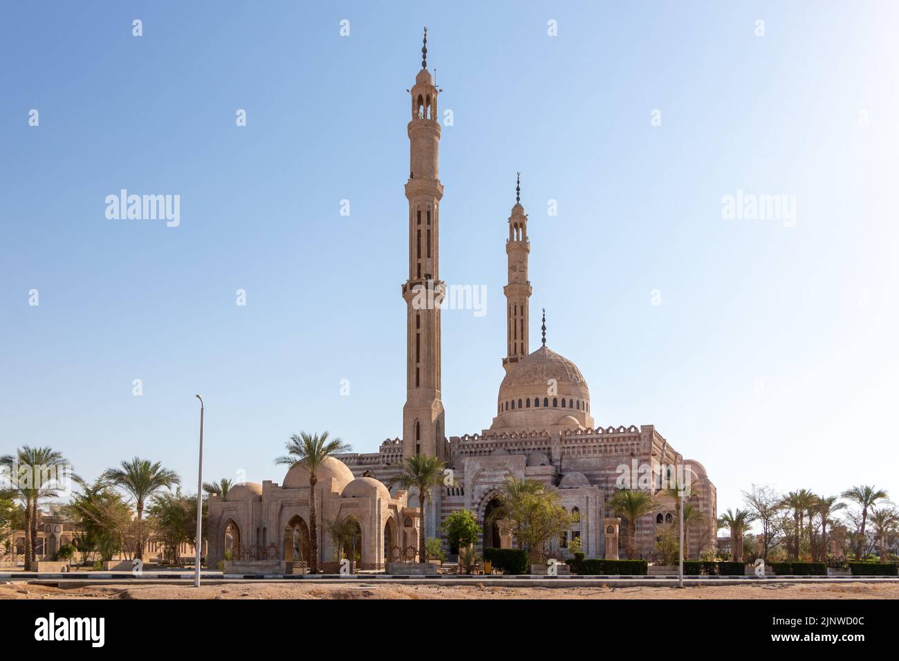 The Great Mosque of Mustafa is an Ottoman mosque with twin minarets in ...