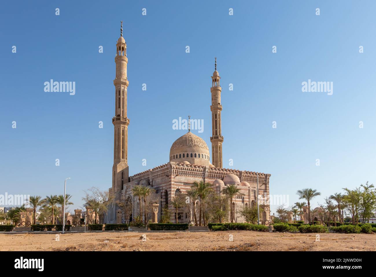 The Great Mosque of Mustafa is an Ottoman mosque with twin minarets in ...