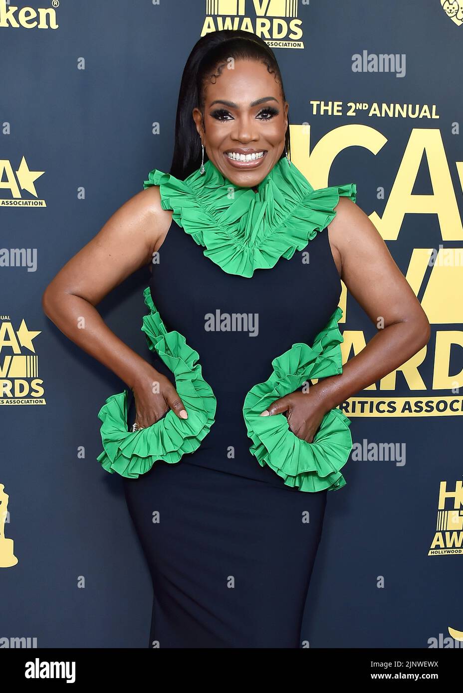 Sheryl Lee Ralph walking on the red carpet at the The 2nd Annual HCA TV ...